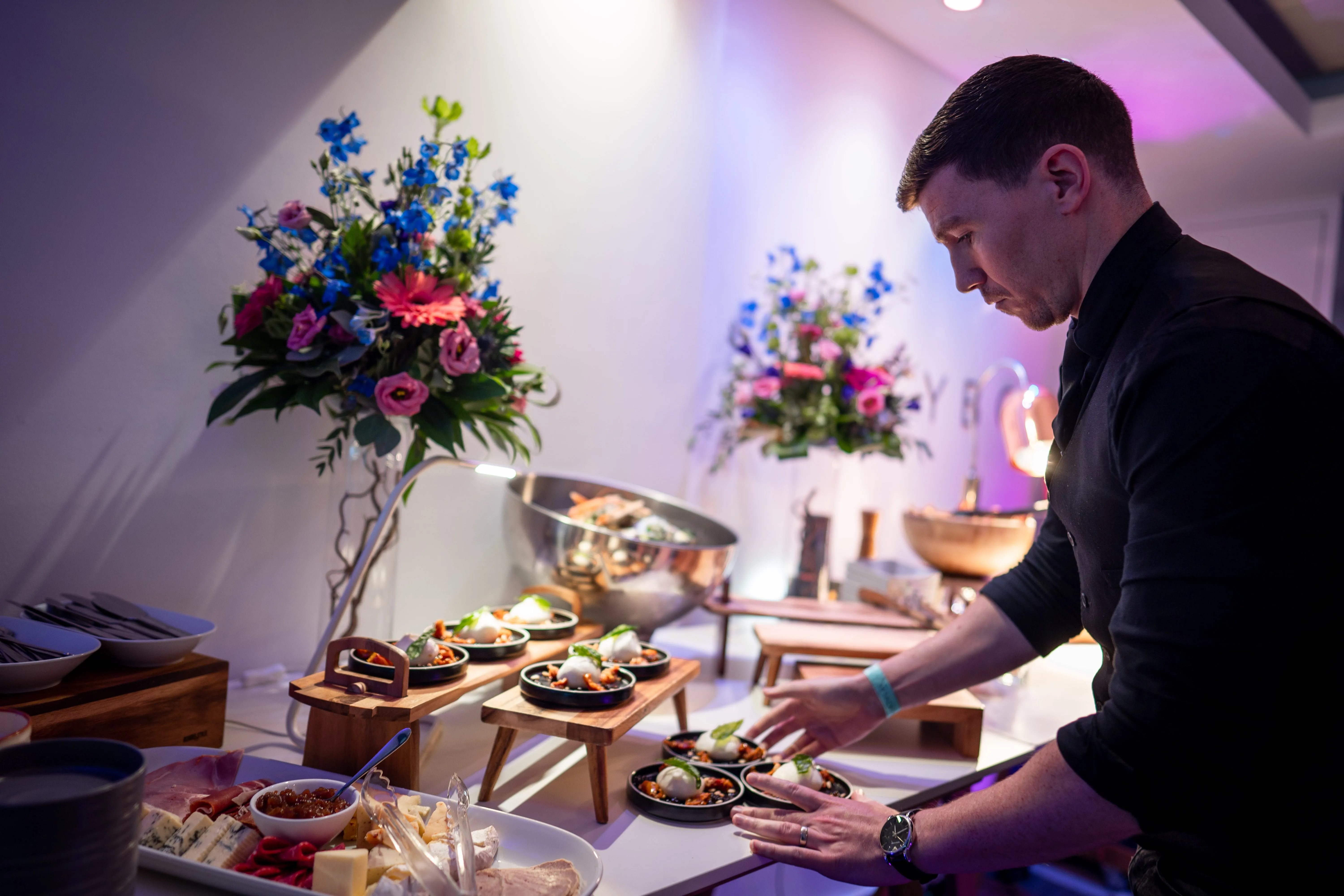 MÖTLEY CRÜE AND DEF LEPPARD - PLATINUM SKYBOX | Hampden Park