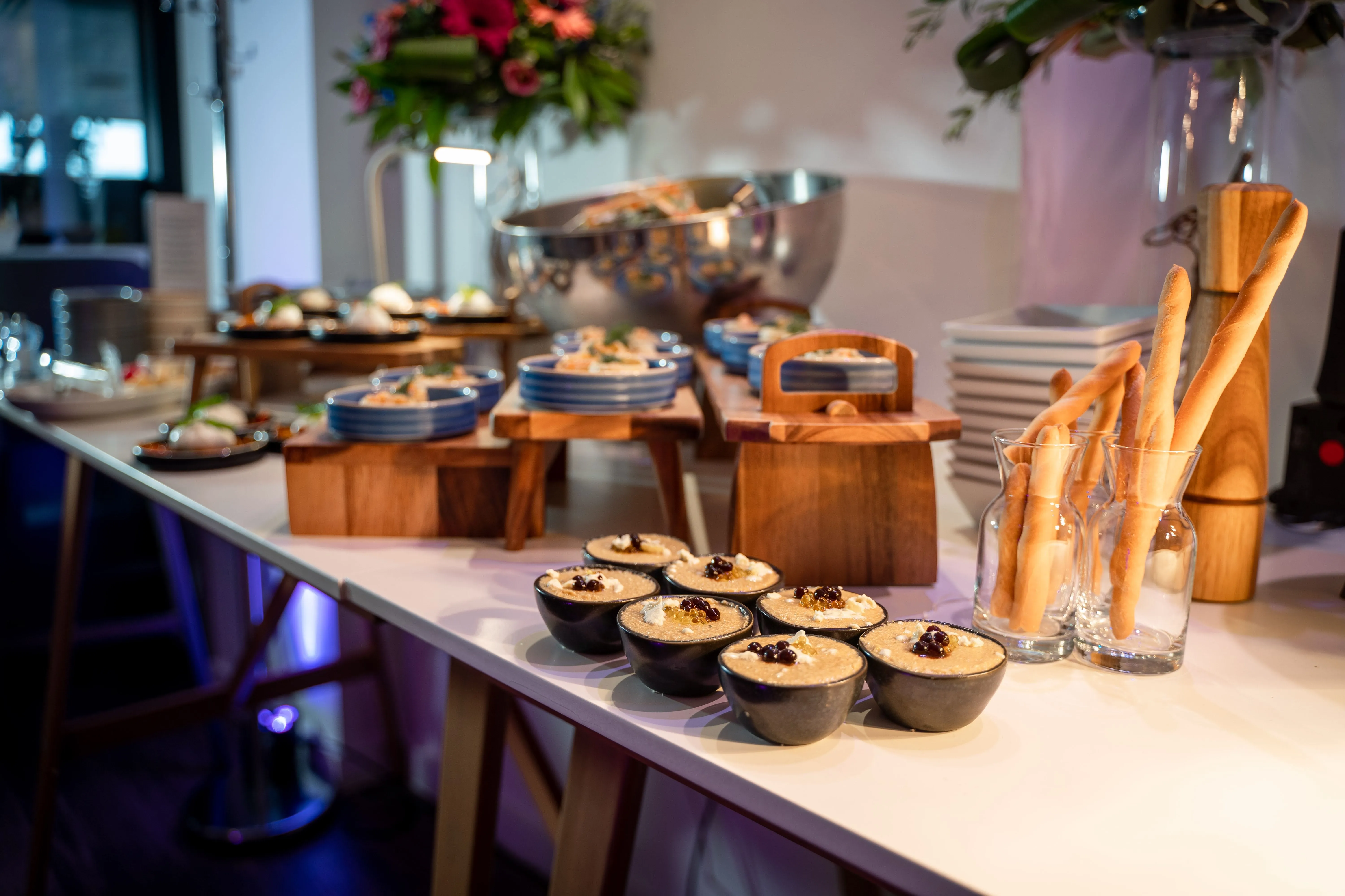 MÖTLEY CRÜE AND DEF LEPPARD - PLATINUM SKYBOX | Hampden Park